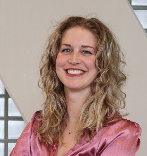 Jong AWVN op bezoek bij informateur Mariëtte Hamer - AWVN