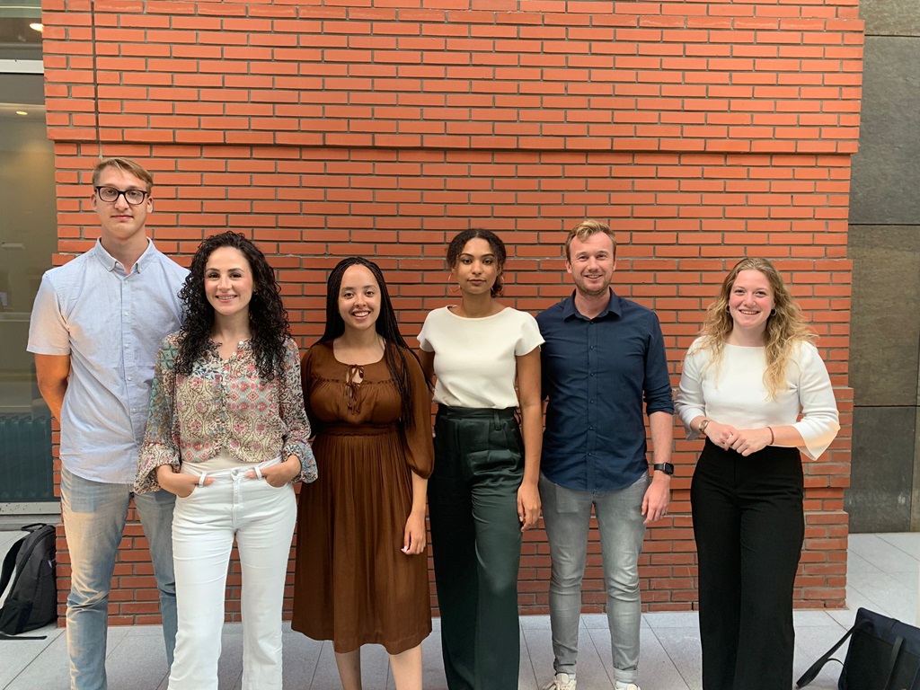 Jong AWVN in gesprek met minister over arbeidsmarkt